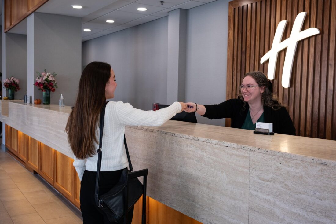 Front Desk. Photo Credit: Holiday Inn by the Bay | Visit Portland